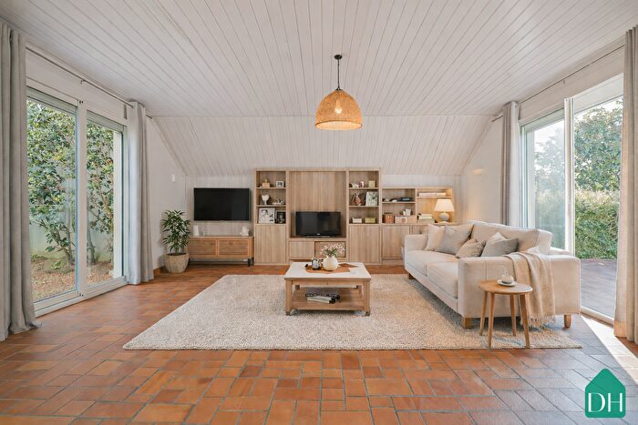 Maison à vendre - Orvault, Bourg, Secteur rural - 6 pièces - 5 chambres