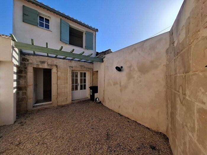 Maison 3 pièces à louer à Fontvieille