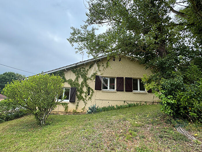 Maison à vendre - LIsle-Jourdain - 5 pièces - 4 chambres