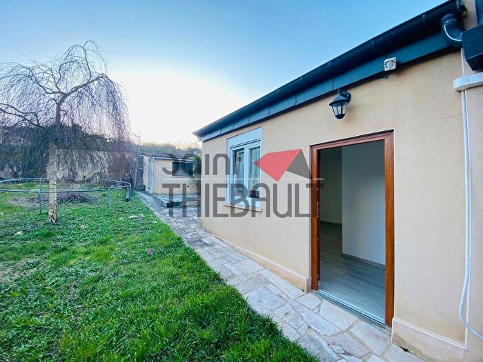 Appartement à louer - Sud, Ars-sur-Moselle - 1 pièce