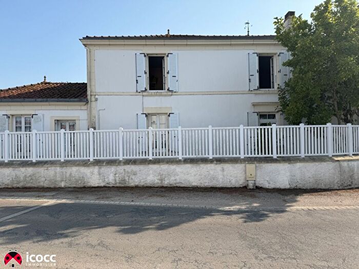 Maison à vendre - Grues - 8 pièces - 6 chambres