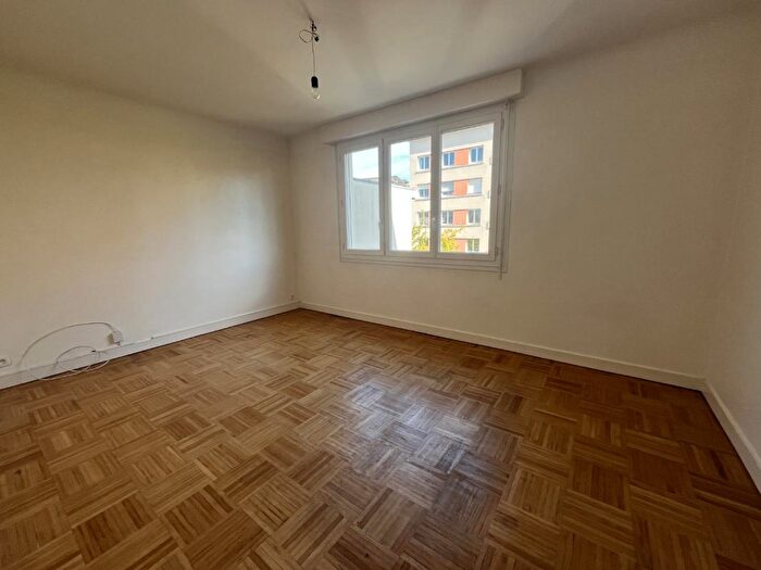 Appartement 3 pièces à Quartiers Nord-Est, Jeanne d'Arc, à louer