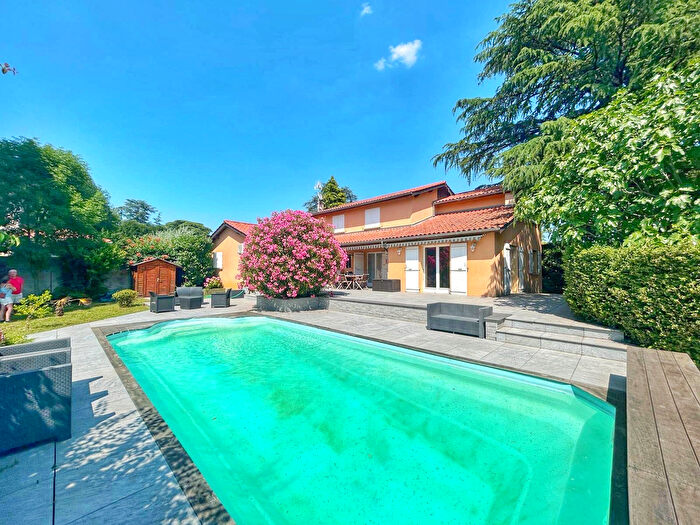 Maison à vendre - Saint-Priest - 5 pièces - 4 chambres