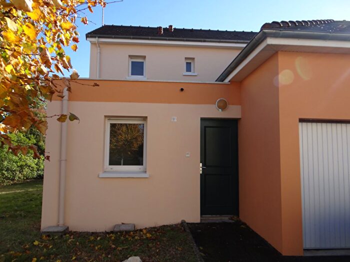 Maison à louer - Châtellerault, Est - 4 pièces - 3 chambres