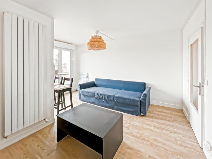 Appartement à louer - Chelles, Arcades, Castermant - 1 pièce