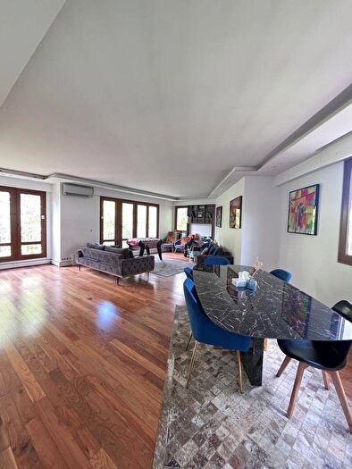 Parc d'Orléans, Neuilly-sur-Seine : Appartement 6 pièces à louer
