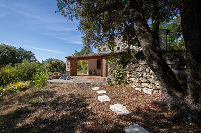 Maison à louer - Saint-Restitut - 5 pièces - 2 chambres