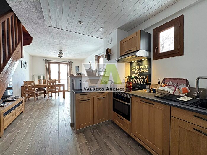 Appartement 5 pièces à Guillaumes, à vendre