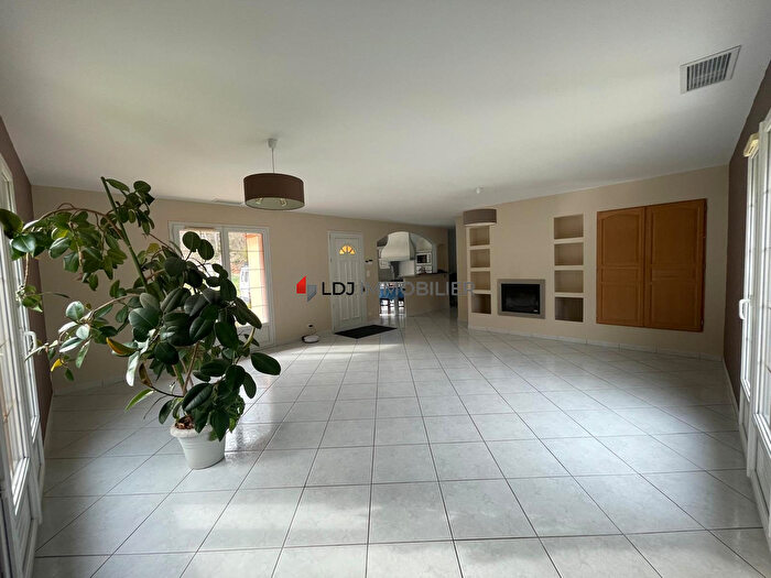 Maison à vendre - Reynès - 4 pièces - 3 chambres