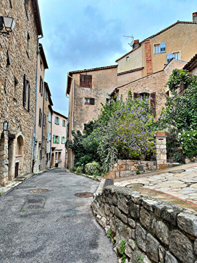 Maison à vendre - Châteauneuf-Grasse - 4 pièces - 2 chambres