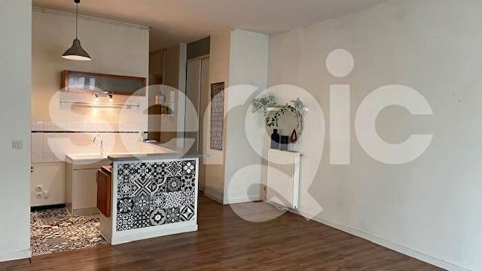 Appartement à louer - Villeurbanne, République, Tolstoi - 2 pièces - 1 chambre