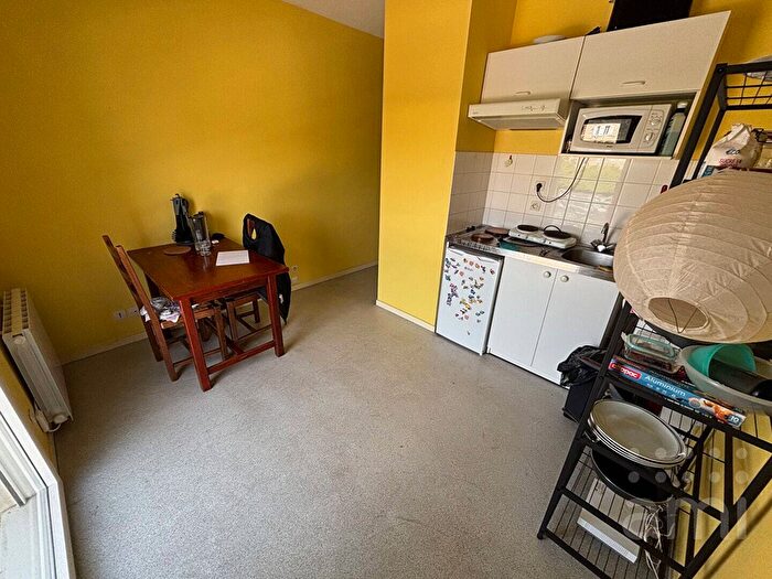 Centre Ville, Niort : Appartement 2 pièces à louer
