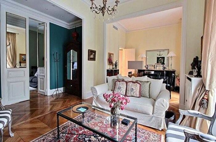 Appartement à louer - Ecole Militaire, Paris ème arrondissement - 3 pièces - 2 chambres