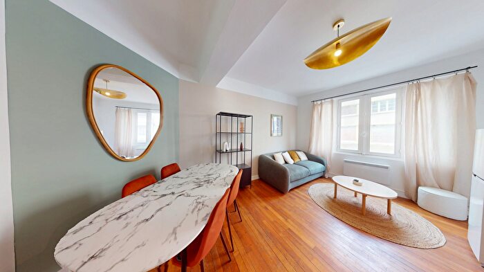 Appartement à louer - Troyes, Cathédrale - 4 pièces - 3 chambres