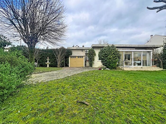 Magny-les-Hameaux : Maison 3 pièces à vendre