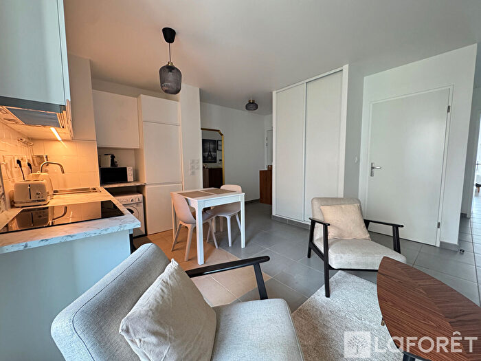 Appartement 2 pièces à louer à Asnières-sur-Seine, Gresillons, Voltaire