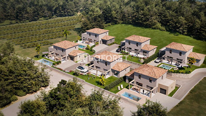 Maison à vendre - Cuers - 5 pièces - 4 chambres