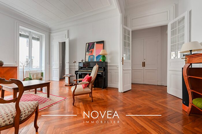 Appartement à vendre - Lyon e  - 4 pièces - 3 chambres