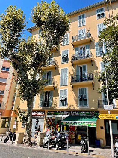 Appartement 12 pièces à vendre à Nice