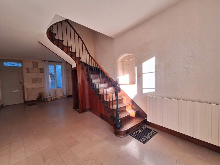 Maison à louer - Angoulême - 6 pièces - 4 chambres