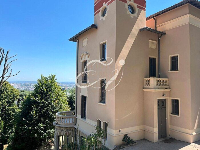 Appartement à louer - Centre, Sainte-Foy-lès-Lyon - 5 pièces - 4 chambres