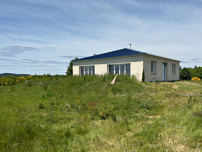 Maison à vendre - Peyrelevade - 4 pièces - 3 chambres