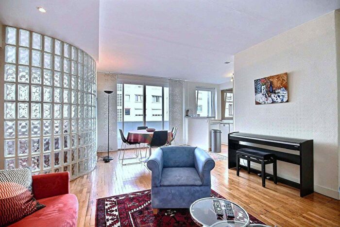 Appartement 1 pièce à louer à Saint Thomas d'Aquin, Paris 7ème arrondissement