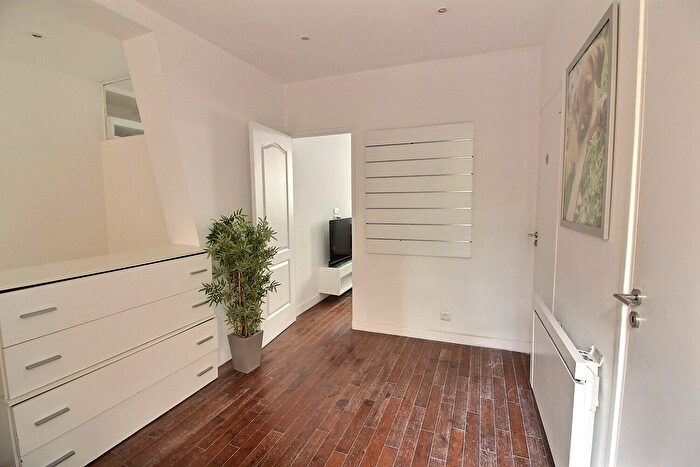Appartement 3 pièces à Suresnes, Centre-ville, à vendre
