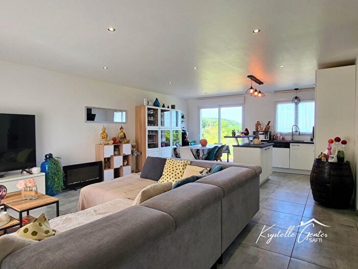 Maison 4 pièces à Saint-Seine-en-Bâche, à vendre
