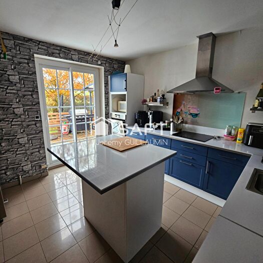 Maison à vendre - Verneuil-en-Bourbonnais - 7 pièces - 5 chambres