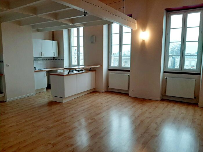 Appartement 4 pièces à Créon, à louer