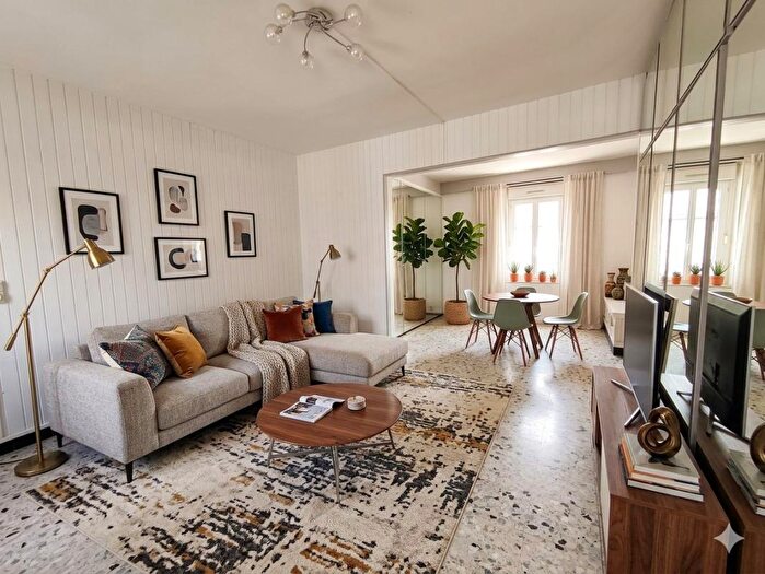 Mézières-sur-Seine : Appartement 3 pièces à vendre