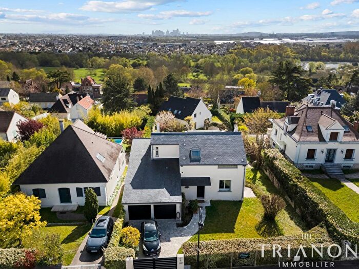 Maison à vendre - Le Mesnil-le-Roi - 7 pièces - 5 chambres