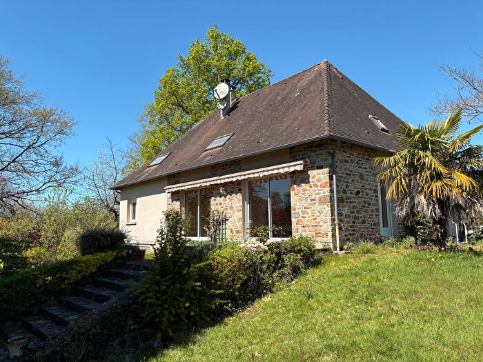 Maison à vendre - Coussac-Bonneval - 6 pièces - 4 chambres