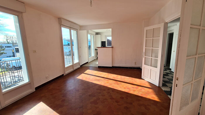 Appartement à louer - Brive-la-Gaillarde, Pont de La Bouvie, Gaubre, Estavel, Tujac - 4 pièces - 2 chambres