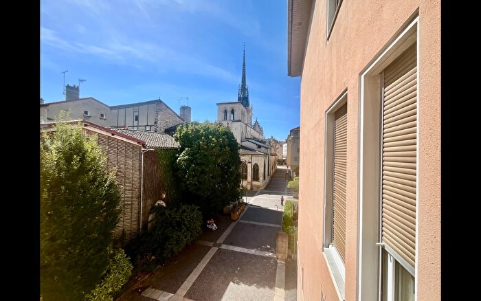 Villefranche-sur-Saône, Centre-ville : Appartement 3 pièces à vendre