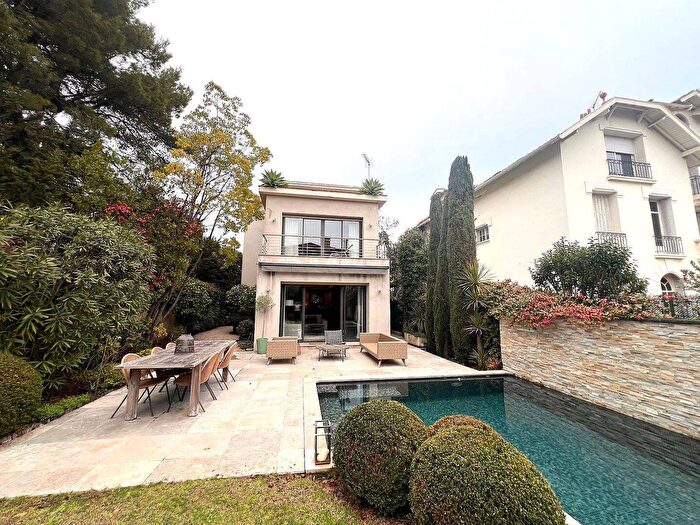 Maison à louer - Europe, Le Cannet - 4 pièces - 3 chambres