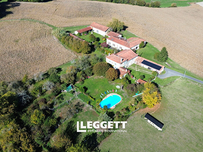 Maison à vendre - Ronsenac - 15 pièces - 7 chambres