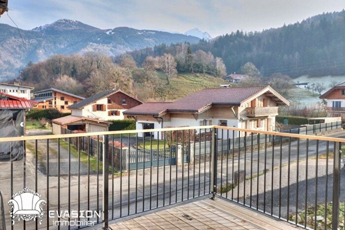 Appartement à louer - Domancy - 4 pièces - 3 chambres