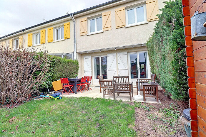 Maison à vendre - Le Mesnil-Saint-Denis - 5 pièces - 4 chambres