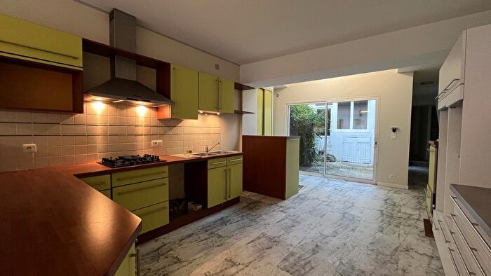 Maison à vendre - Autun, Centre-ville - 7 pièces - 5 chambres