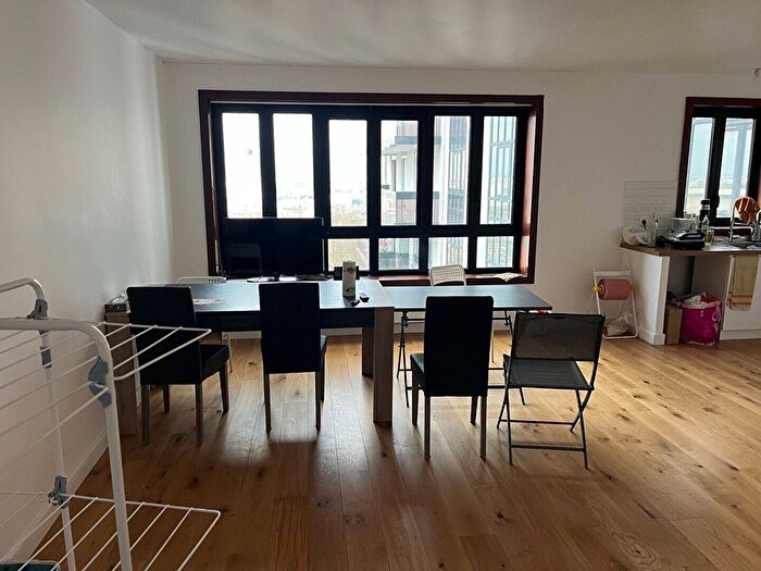 Appartement à louer - Epinettes, Issy-les-Moulineaux - 4 pièces - 3 chambres