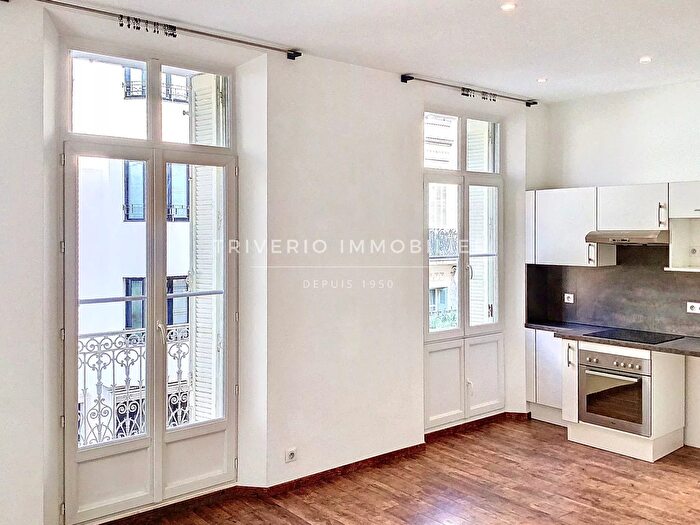 Appartement à louer - Cannes, Centre-ville - 2 pièces - 1 chambre