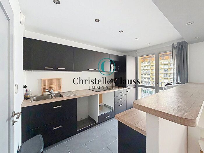 Appartement à louer - Neudorf Est Centre, Strasbourg - 3 pièces - 2 chambres