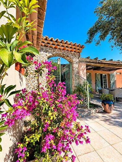 Le Plan-de-la-Tour : Maison 8 pièces à vendre