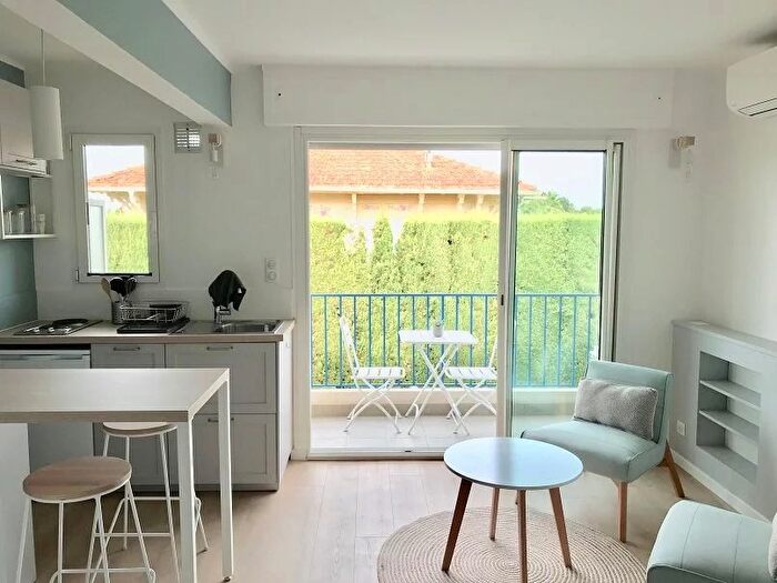 Appartement 1 pièce à Antibes, à louer