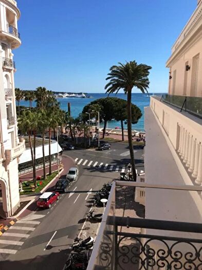 Appartement à vendre - Cannes, Centre-ville - 2 pièces - 1 chambre