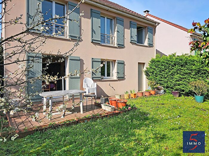 Noisy-le-Grand, Nord : Maison 6 pièces à vendre