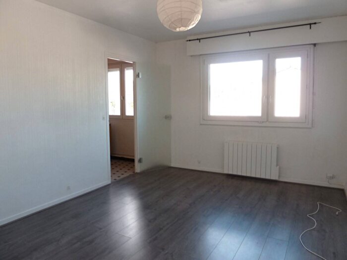 Appartement 1 pièce à louer à Cote de la Justice-Saint Lubin, Louviers