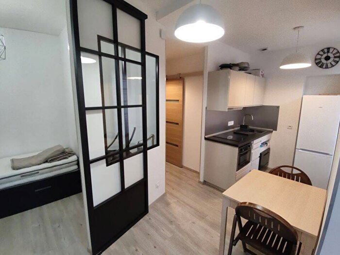 Championnet-Caserne de Bonne, Grenoble : Appartement 2 pièces à louer